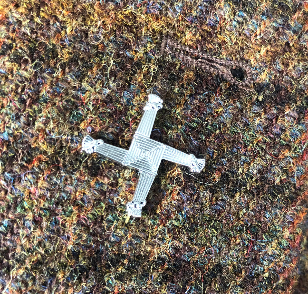 Brigid Cross Lapel Pin – Moon Mna - Womens Celtic Moon Circles